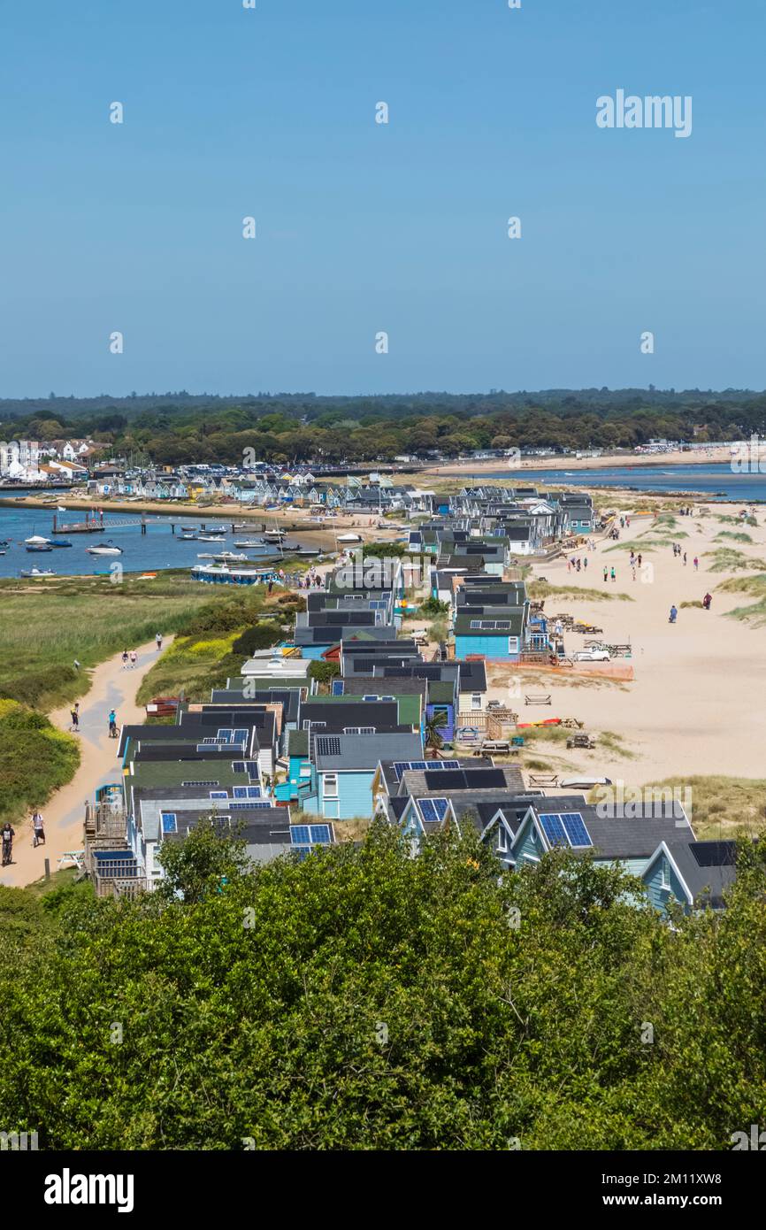 Mudeford beach huts hi-res stock photography and images - Alamy