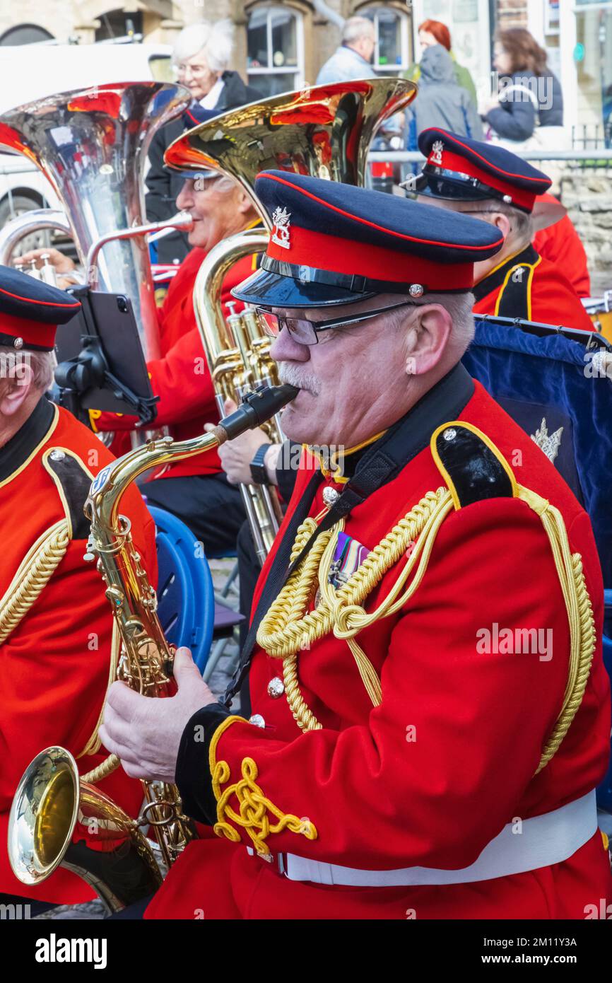 Red band uniforms hi-res stock photography and images - Alamy