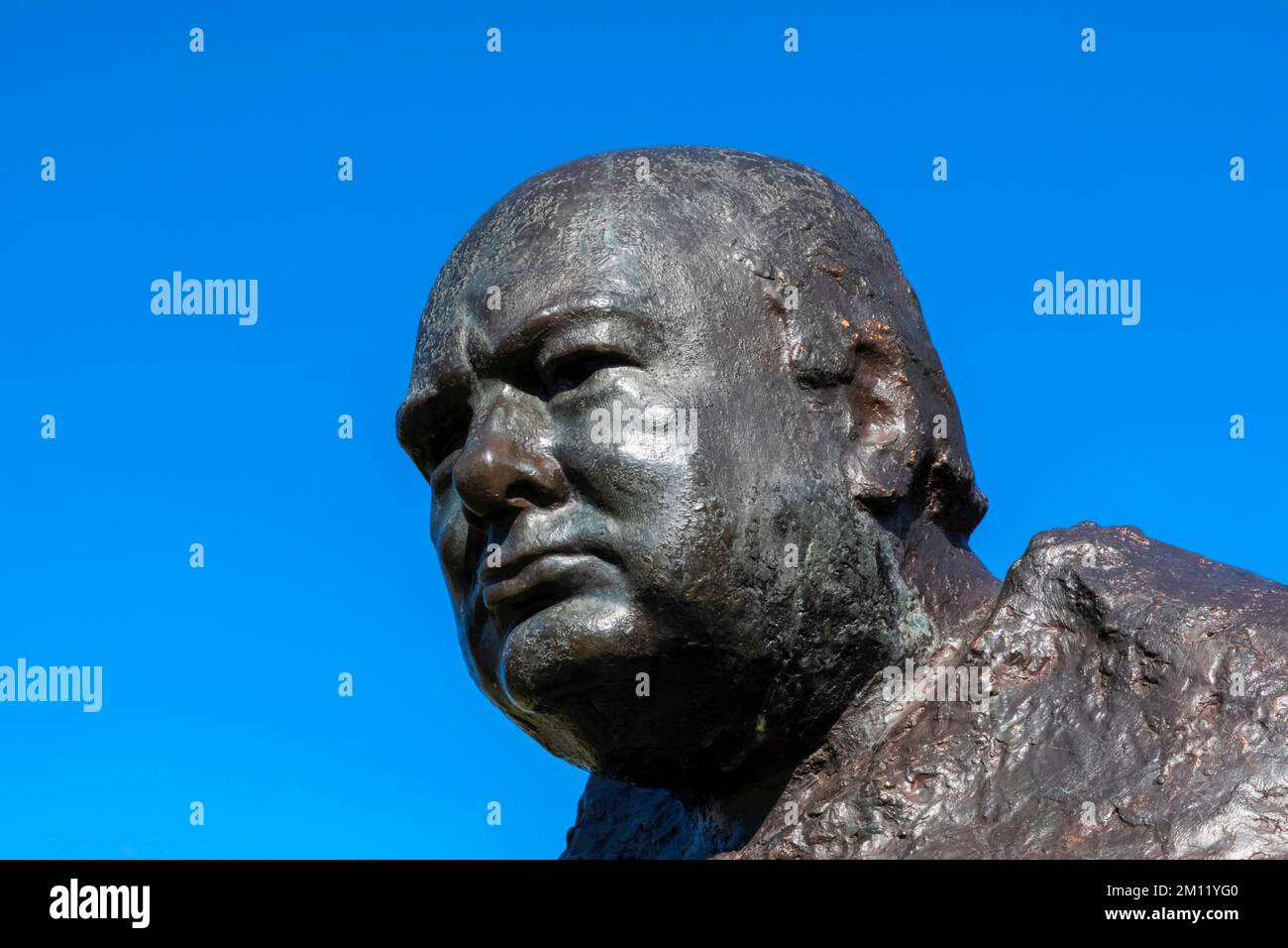 England, Kent, Westerham, The Winston Churchill Statue Stock Photo - Alamy