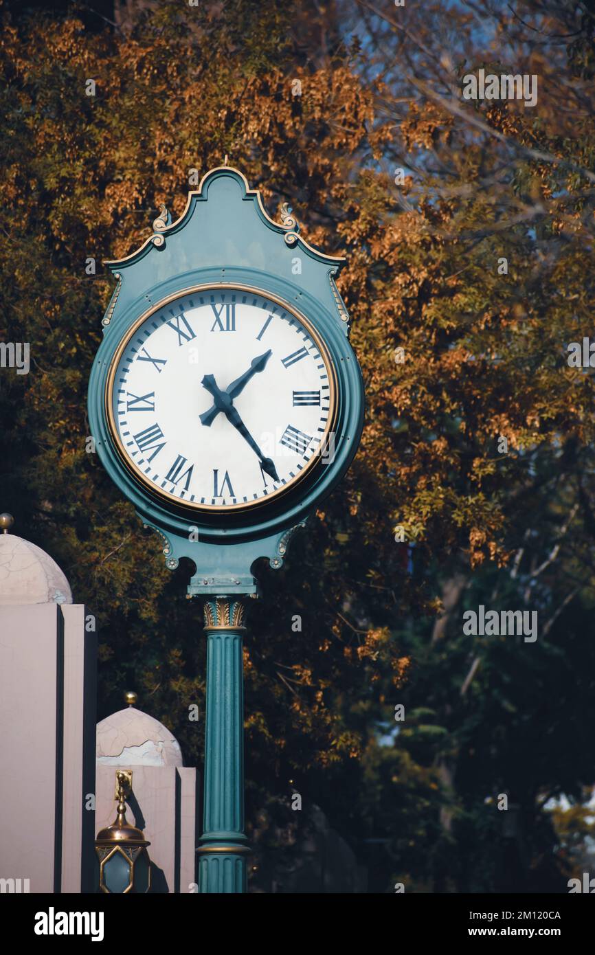 Antique street clock hi-res stock photography and images - Alamy