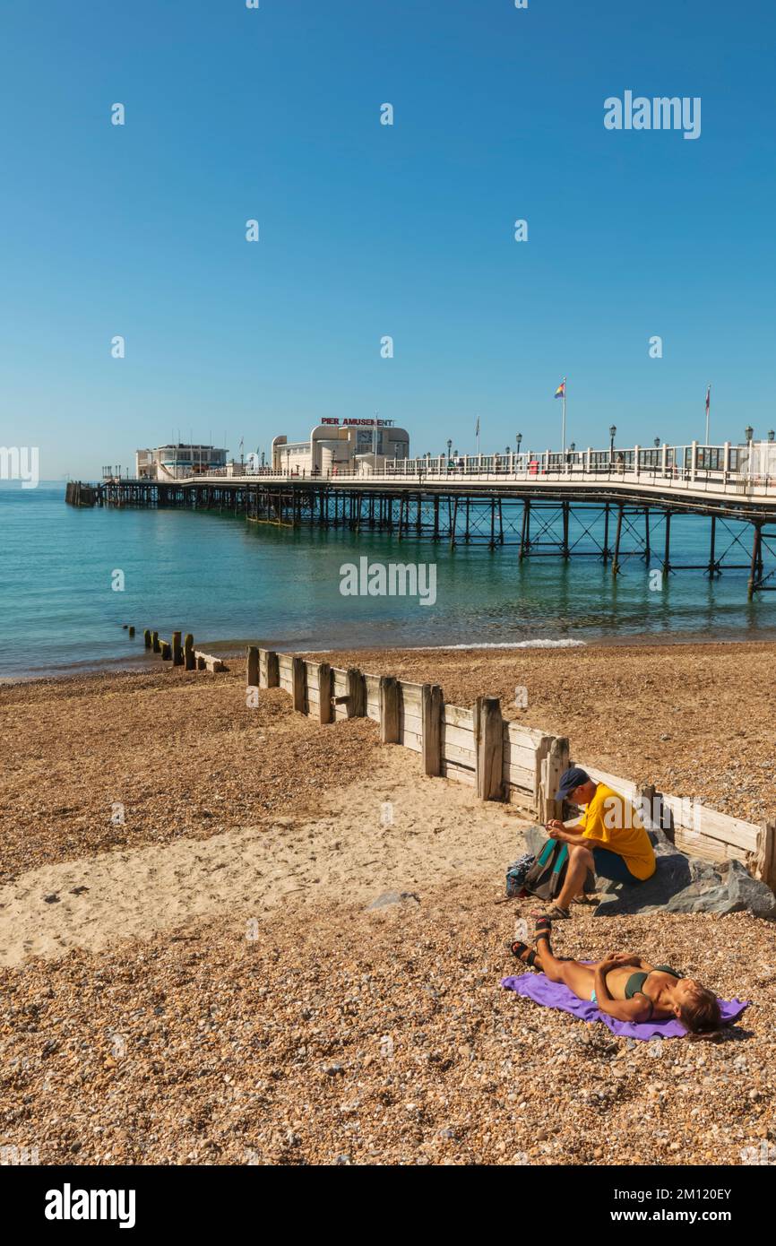 England, West Sussex, Worthing, Worthing Pier and Beach Stock Photo - Alamy