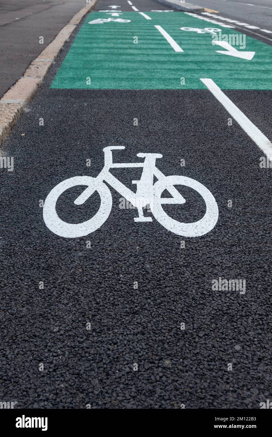 Two way bike lanes hi-res stock photography and images - Alamy
