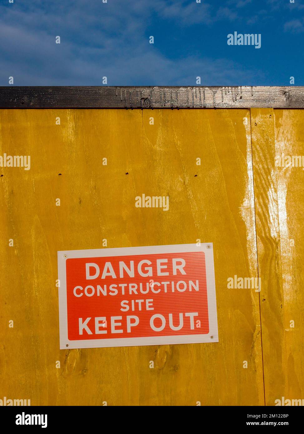 Construction site keep out hi-res stock photography and images - Alamy