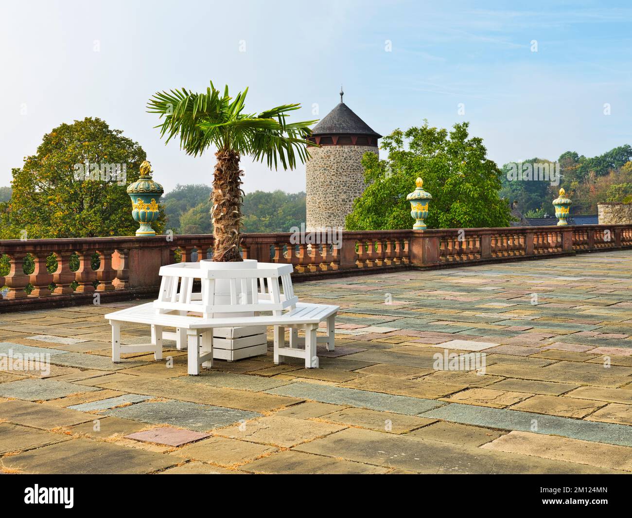 Parapet at upper castle garden hi-res stock photography and images - Alamy
