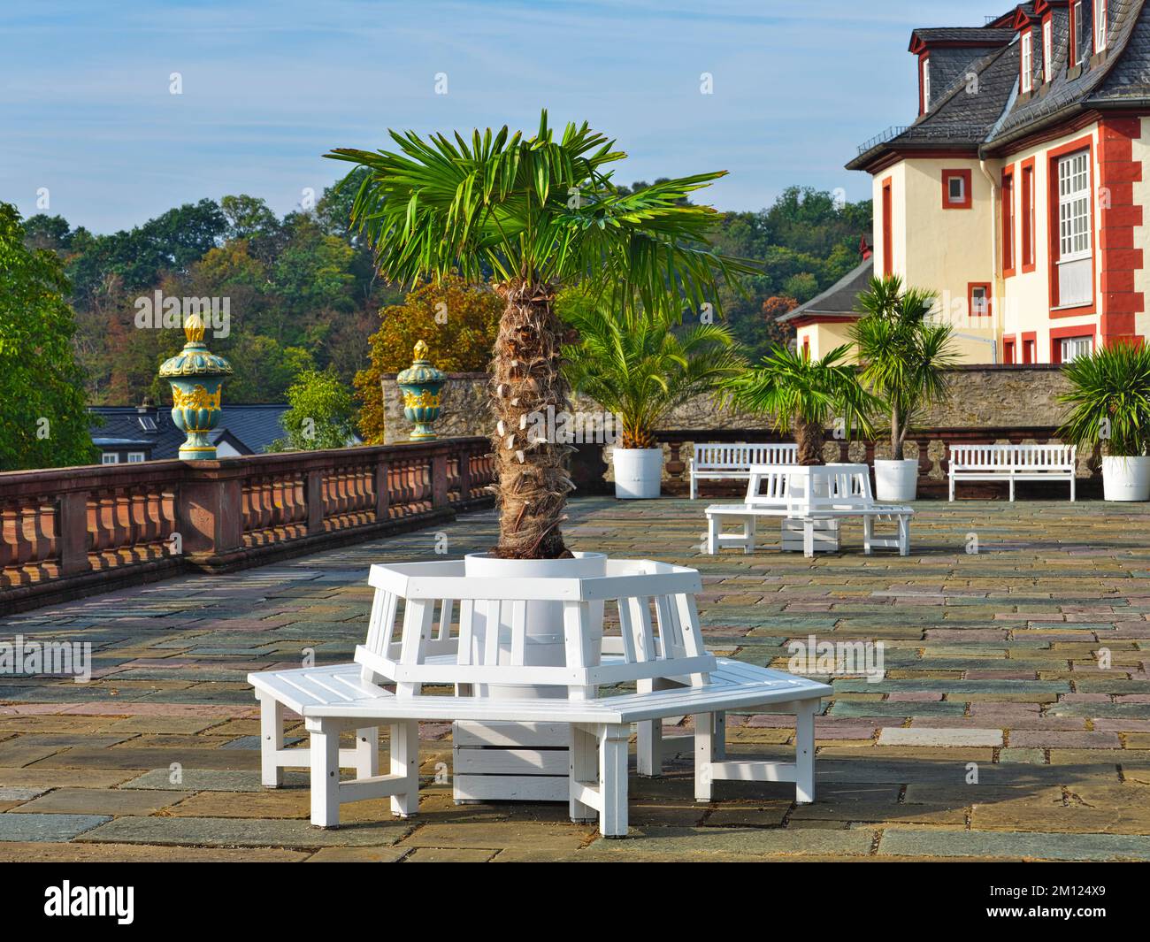 Parapet at upper castle garden hi-res stock photography and images - Alamy