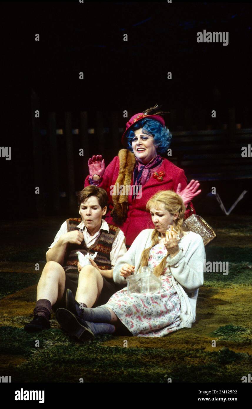 l-r: Ethna Robinson (Hansel), Phyllis Cannan (The Witch), Rosa Mannion ...