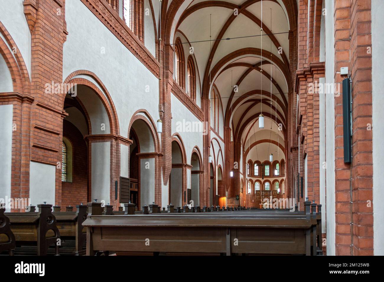 Nave still east hi-res stock photography and images - Alamy