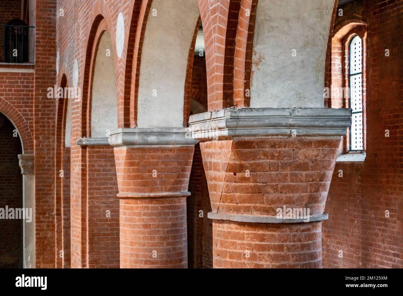 Capitals of the northern row of arcades in the nave Stock Photo - Alamy