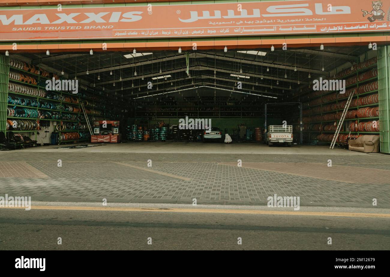 Saudi Arabia, Najran province, Najran, car repair shop Stock Photo - Alamy