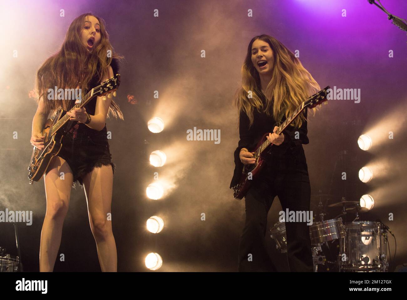 Este haim of the band haim hi-res stock photography and images - Alamy