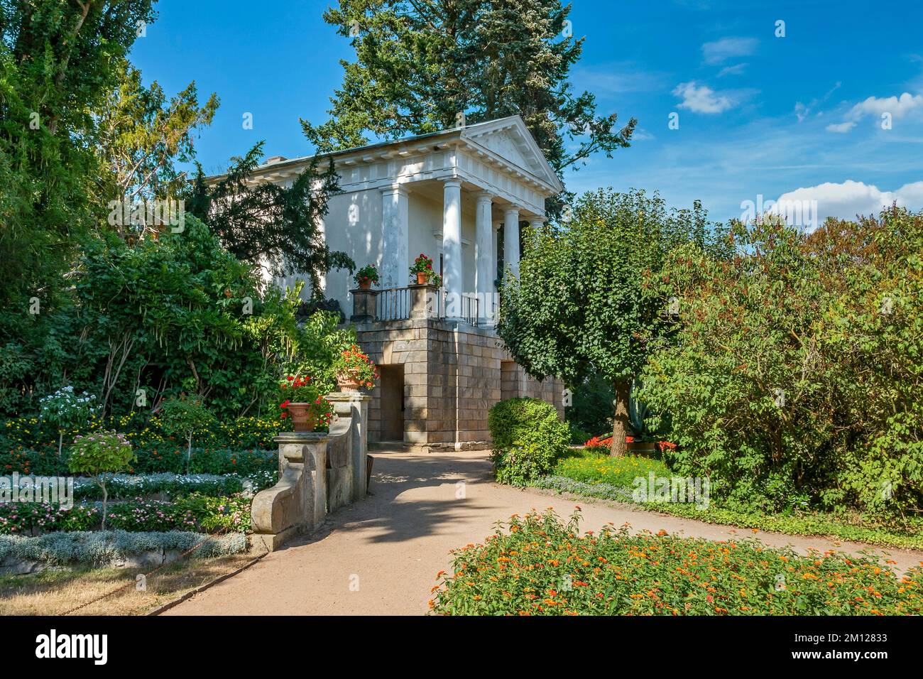 Temple flora hi-res stock photography and images - Alamy