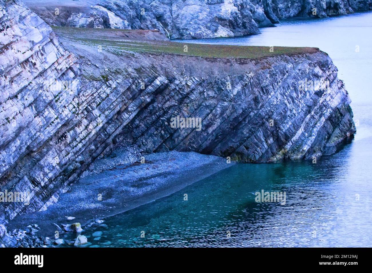 Inclined geological layers hi-res stock photography and images - Alamy