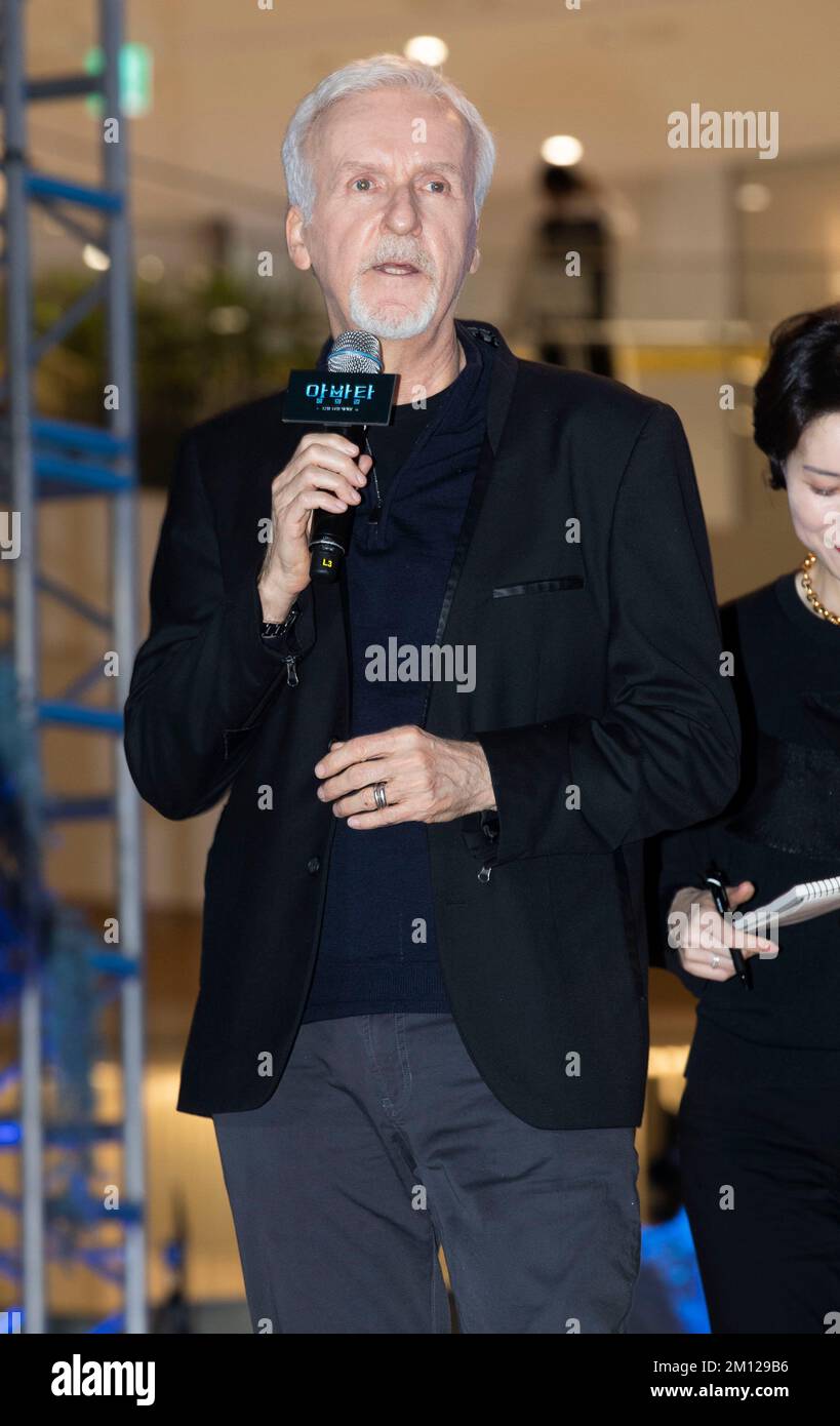 Canadian filmmaker James Cameron arrives during a Blue carpet to the ...