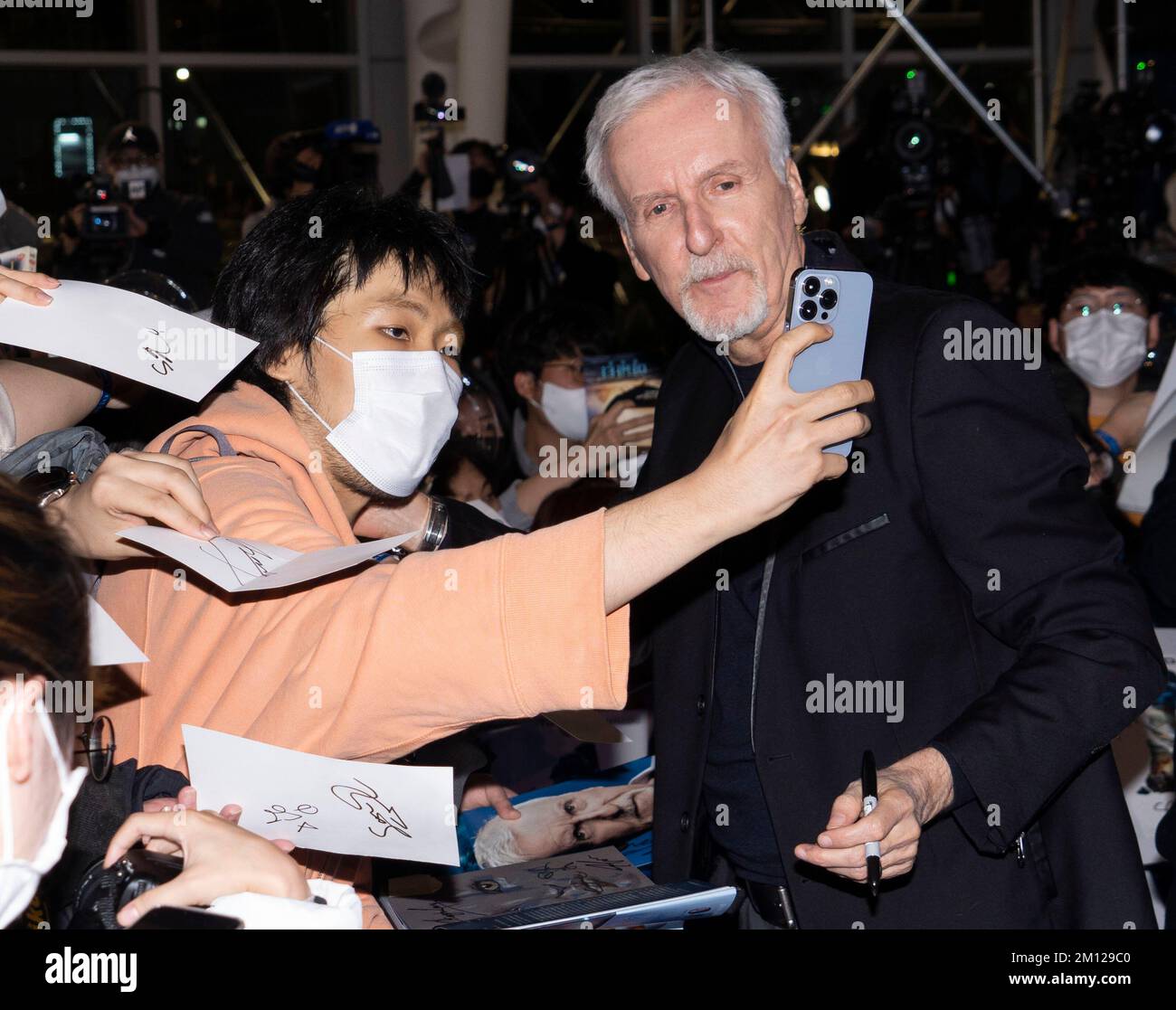 Canadian filmmaker James Cameron arrives during a Blue carpet to the ...