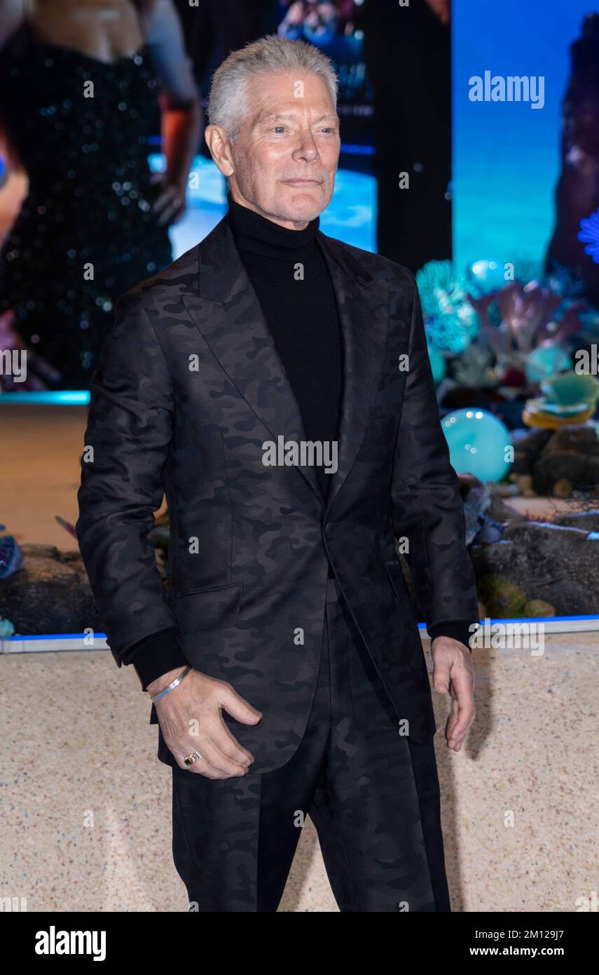 Actor Stephen Lang arrives during a Blue carpet to the film Avatar: The ...
