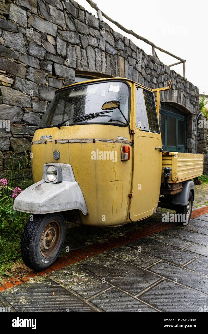 Piaggio Ape, Cinque Terre, Italy Stock Photo - Alamy