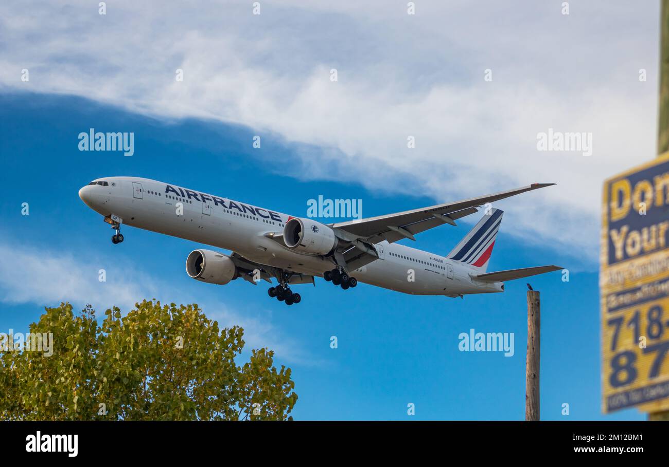 777 300er air france hi-res stock photography and images - Alamy