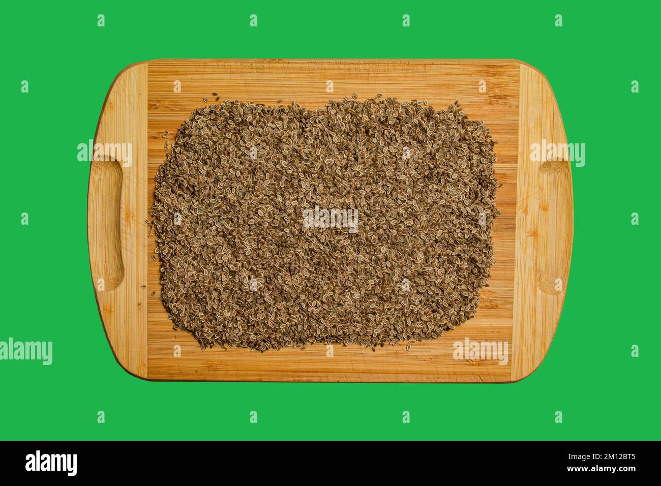 Whole dill seeds close-up. Anetum graveolens organic fruit for ...