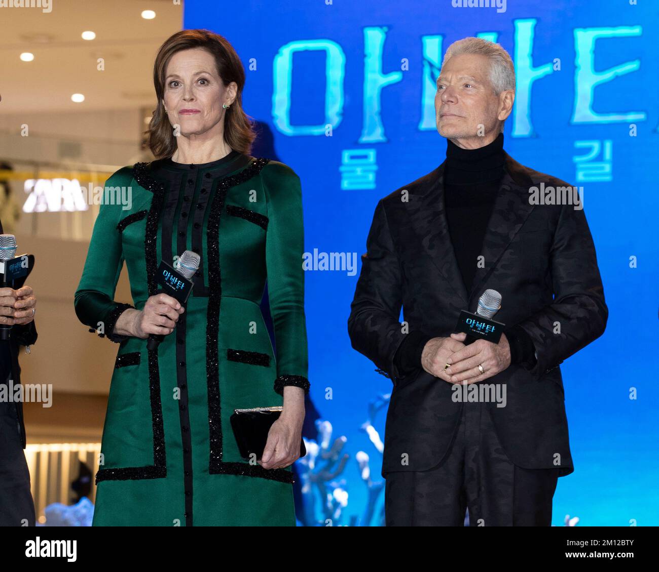 Actress Sigourney Weaver, actor Stephen Lang, Australian actor Sam Worthington and producer Jon ...