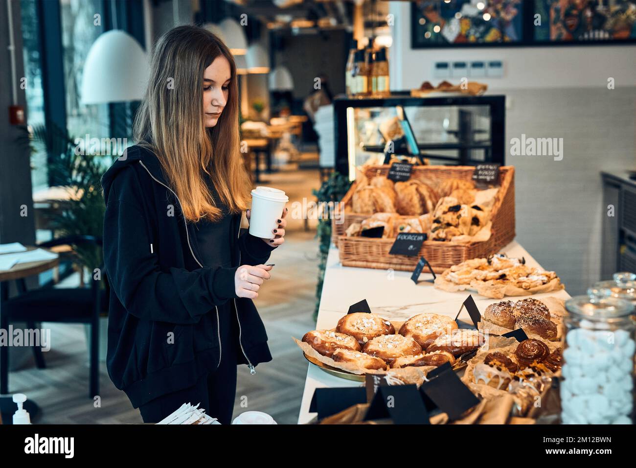 Waiting for the order hi-res stock photography and images - Alamy