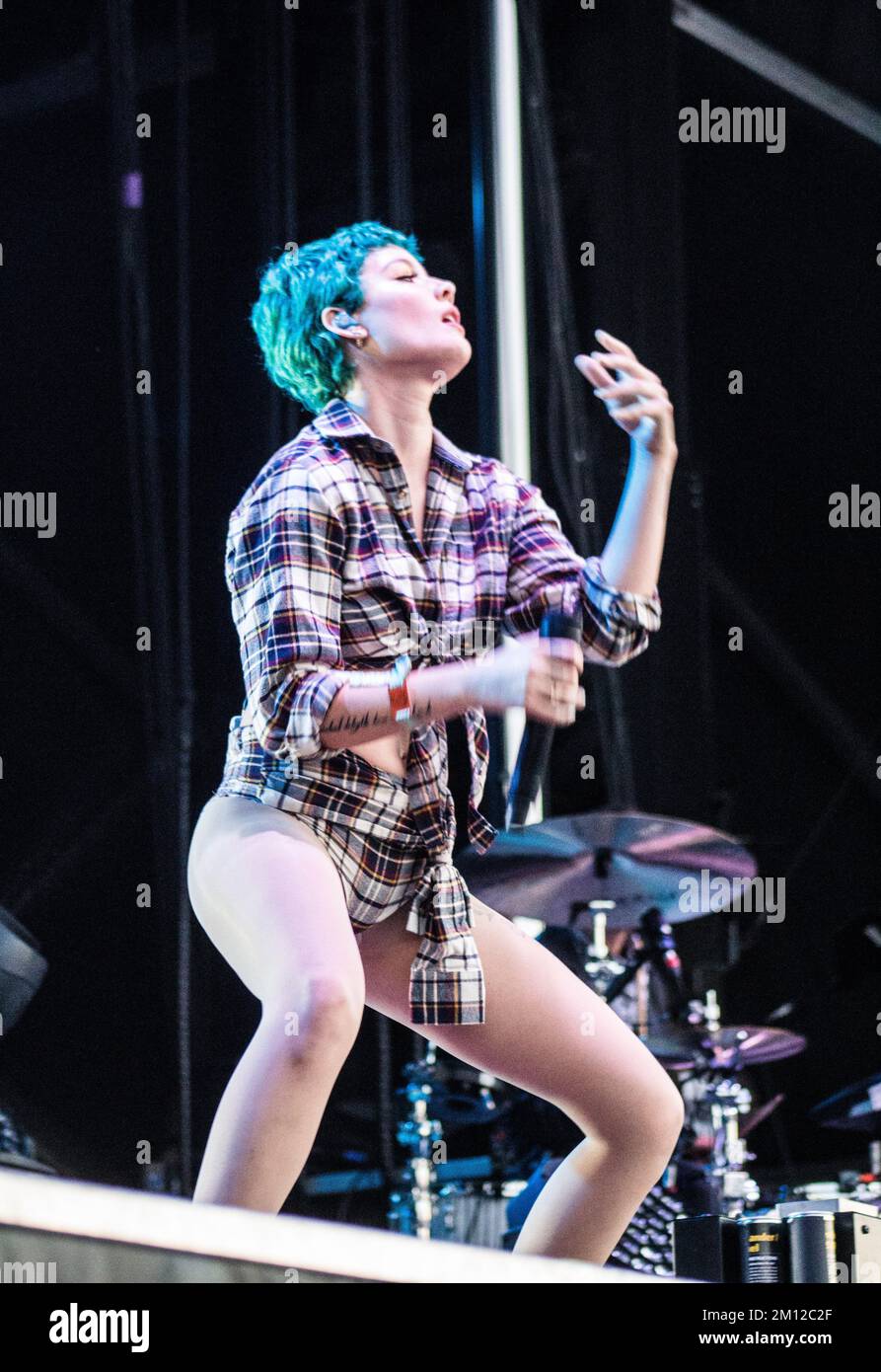 Halsey singer hi-res stock photography and images - Alamy