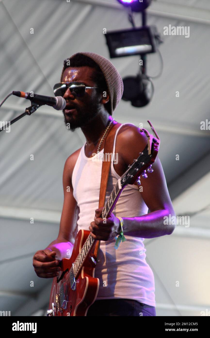 Gary clark jr singer hi-res stock photography and images - Alamy
