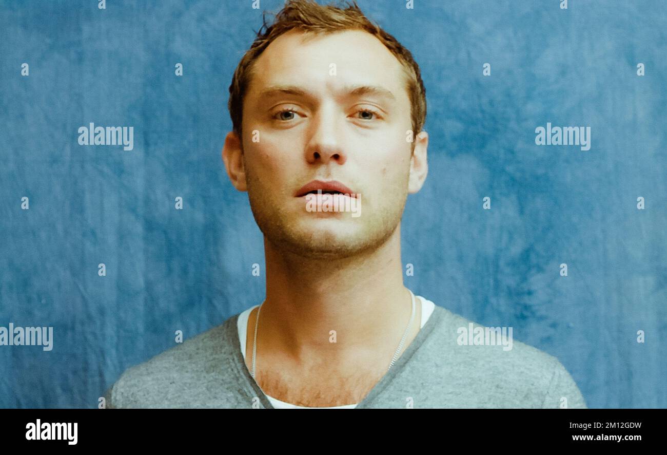 Retro celebrity portraits - Jude Law, at a press conference event ...