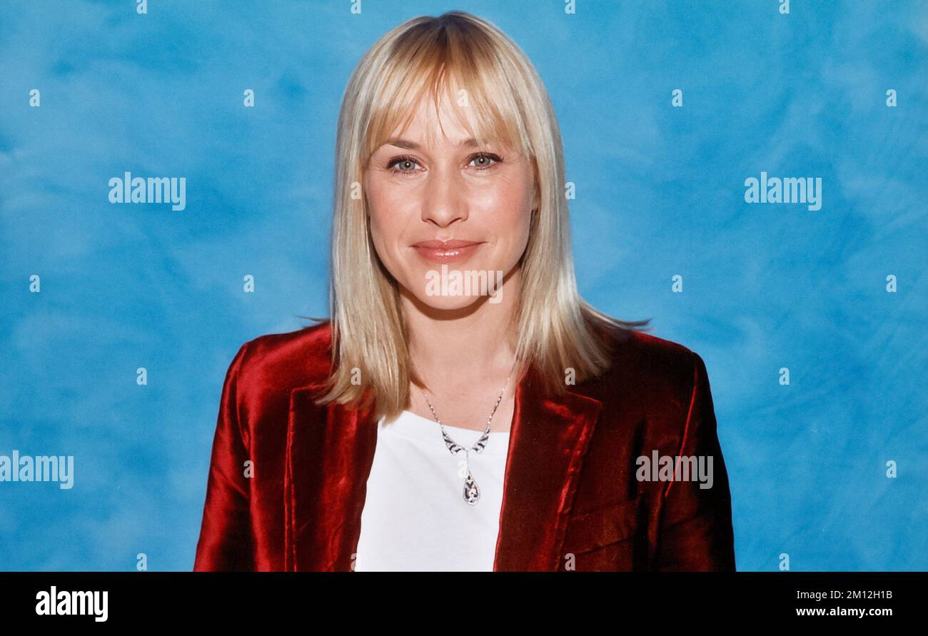 Retro celebrity portraits - Patricia Arquette, at a press conference ...
