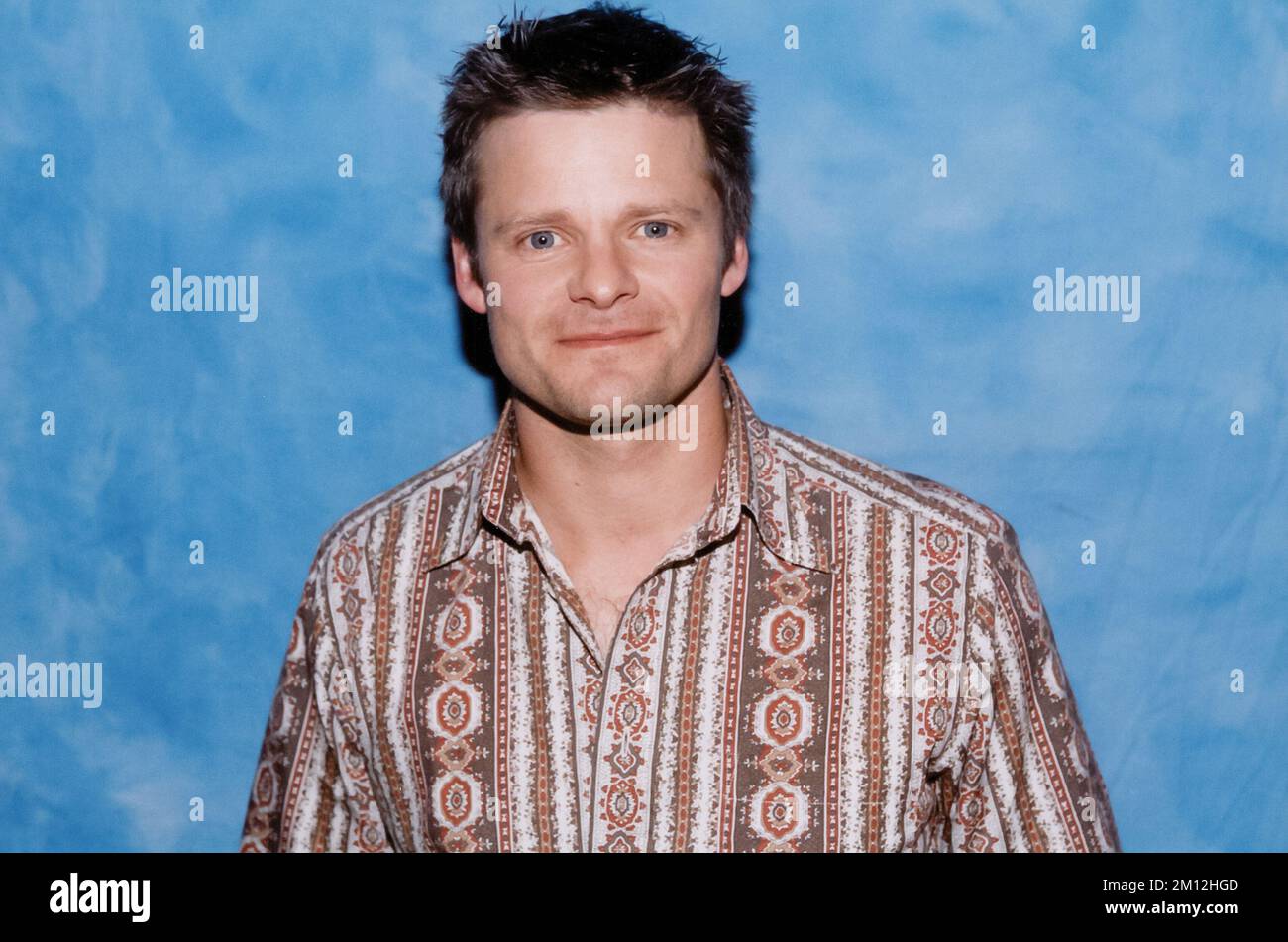 Retro celebrity portraits - Steve Zahn, at a press conference event ...