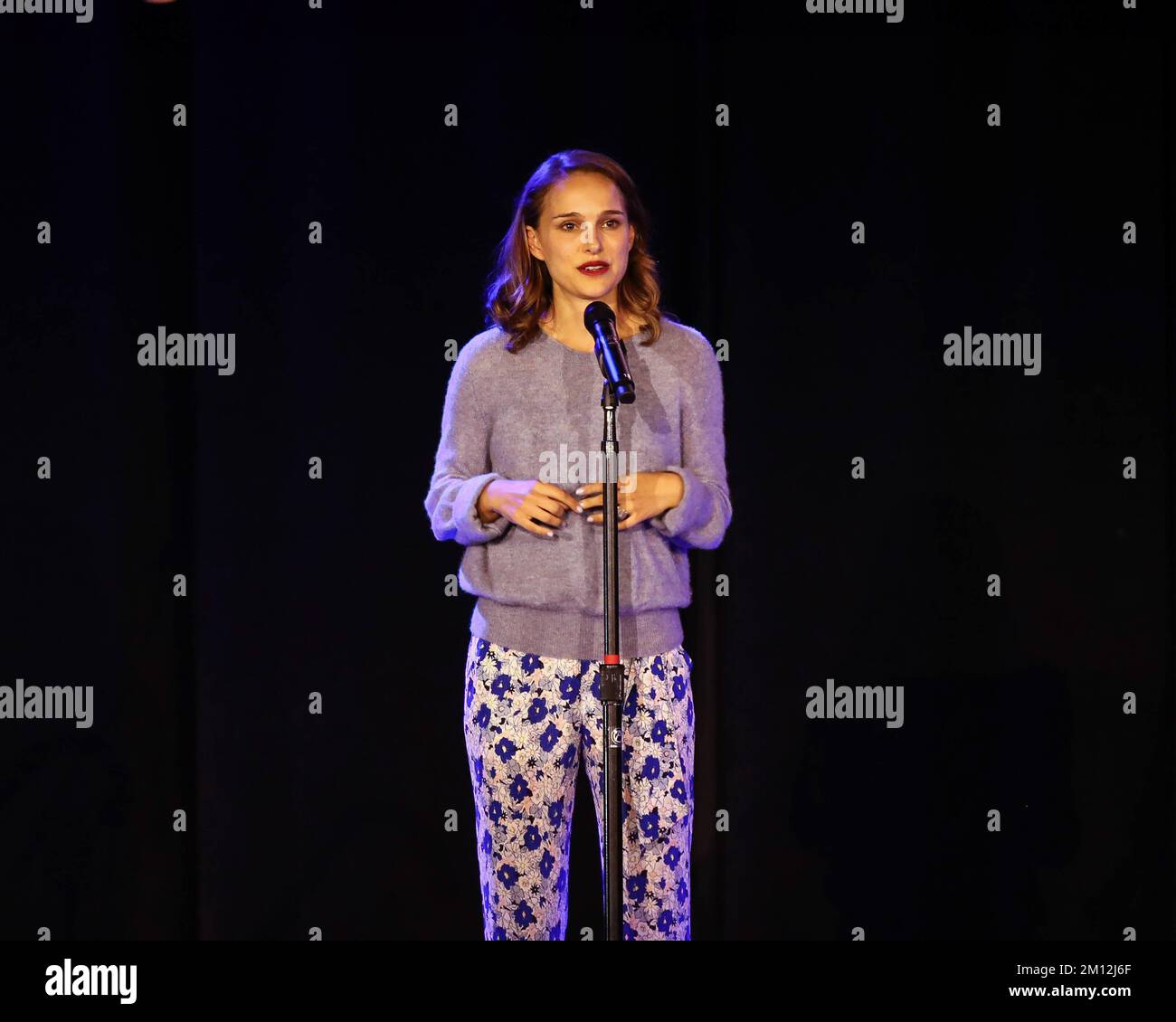 Boston Calling Natalie Portman Stock Photo Alamy boston-calling-natalie-portman-stock-photo-alamy