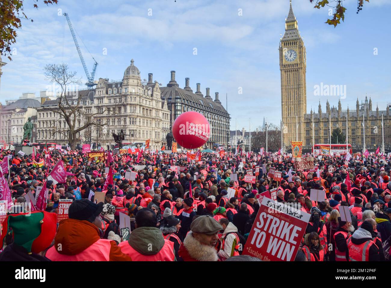 London, UK. 9th December 2022. Thousands of postal workers staged a ...