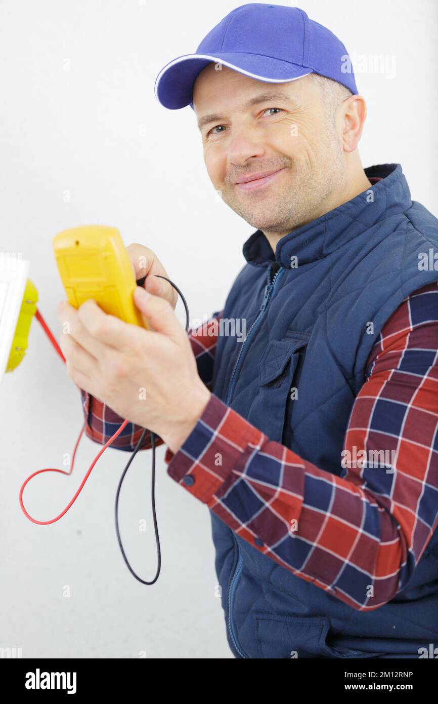 Close up worker using wire hi-res stock photography and images - Alamy
