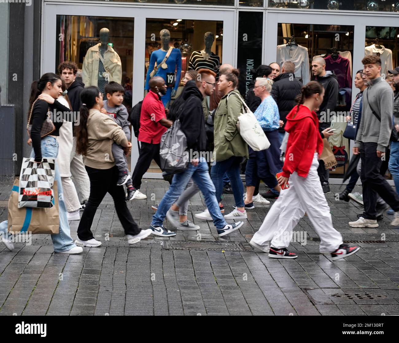 Shopping mile of cologne hi-res stock photography and images - Alamy