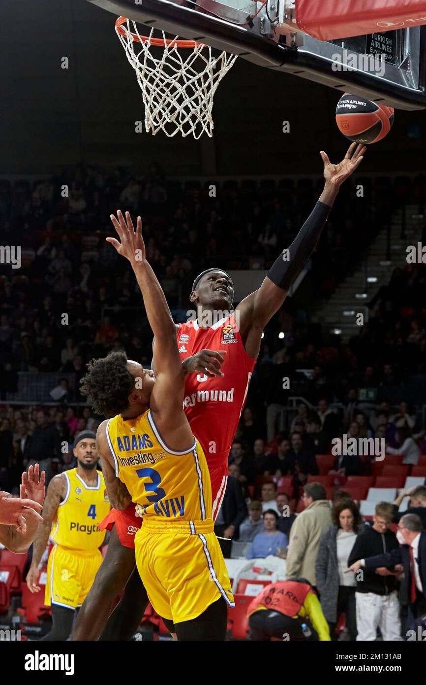 Bonga isaac fc bayern munchen hi-res stock photography and images - Alamy