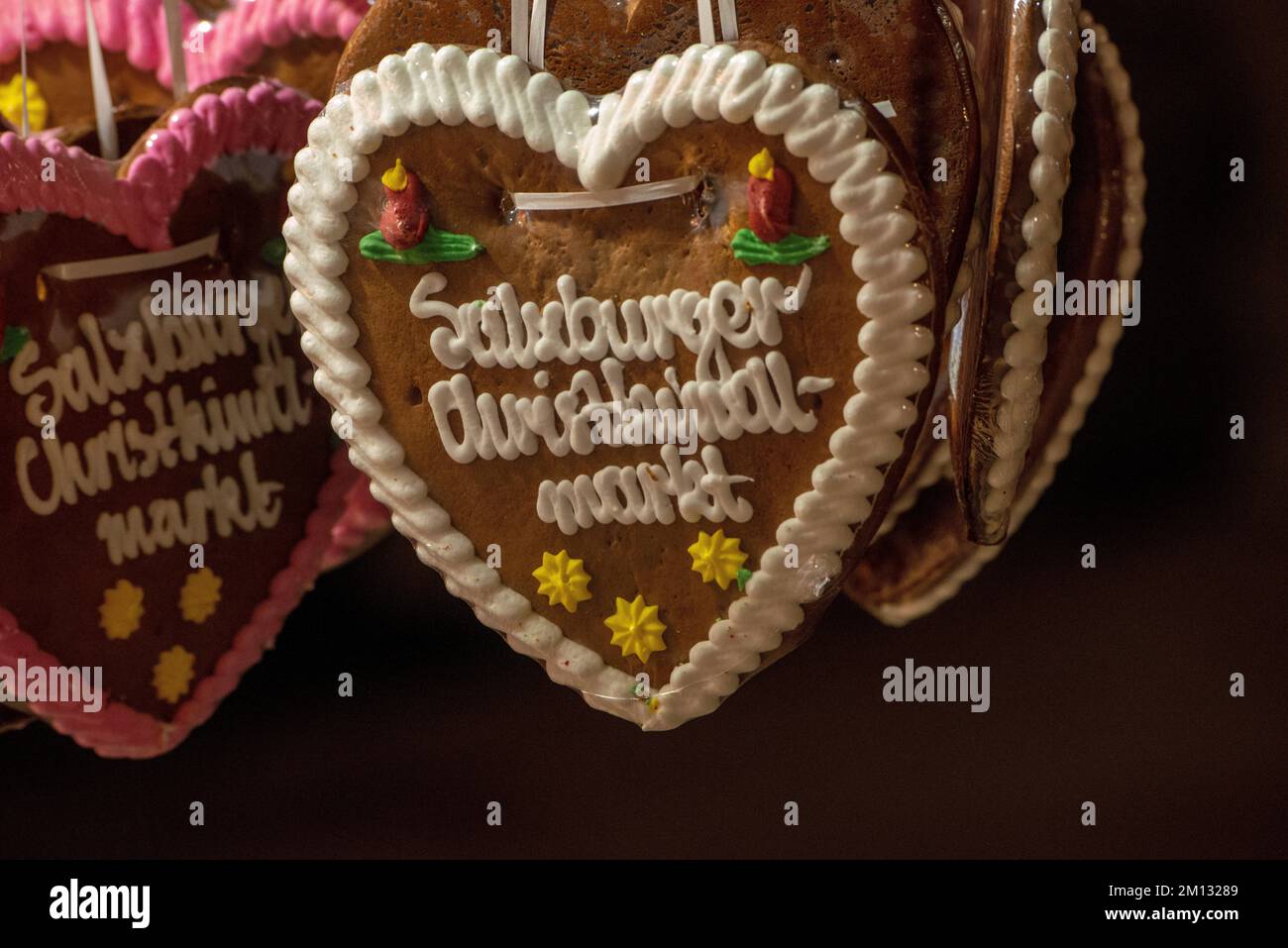 Christmas market in Salzburg, Austria, stall, gingerbread hearts Stock ...