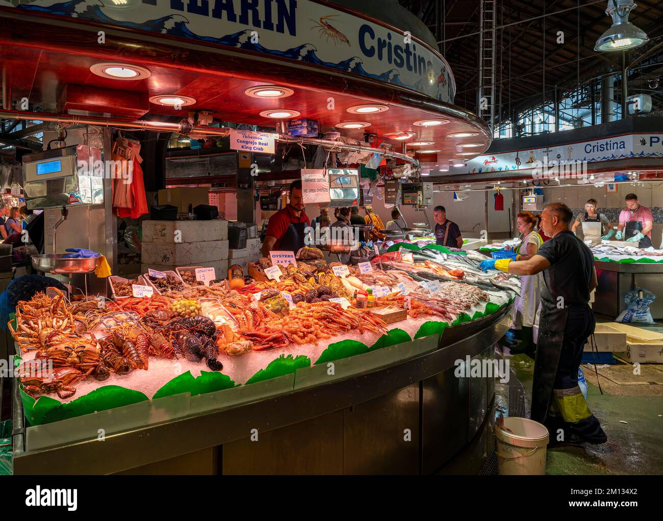 Market stall in the La Rambla market hall, Mercat de la Boqueria ...
