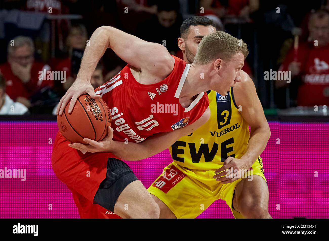 Dileo maximilian ewe baskets oldenburg hi-res stock photography and ...