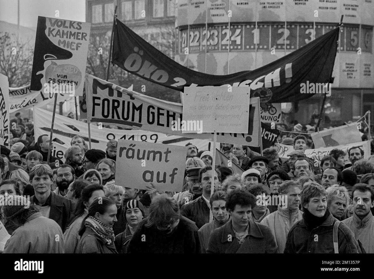 19 11 1989 hi-res stock photography and images - Alamy