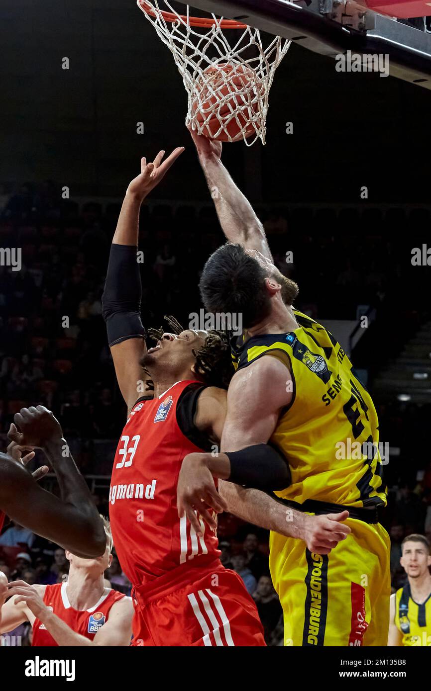 Klassen owen ewe baskets oldenburg hi-res stock photography and images ...