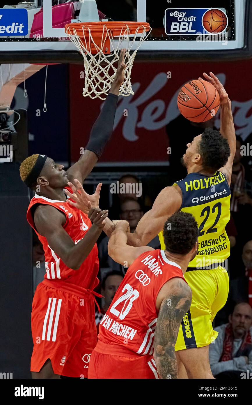 Bonga isaac fc bayern munchen hi-res stock photography and images - Alamy