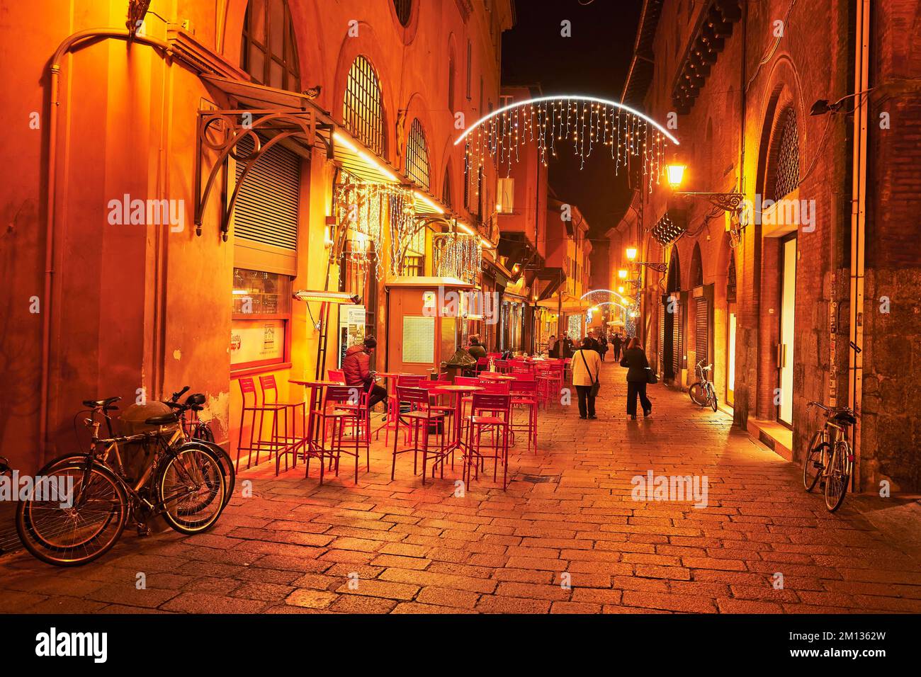 Street café in the pedestrian zone with Christmas lights, Old Town ...
