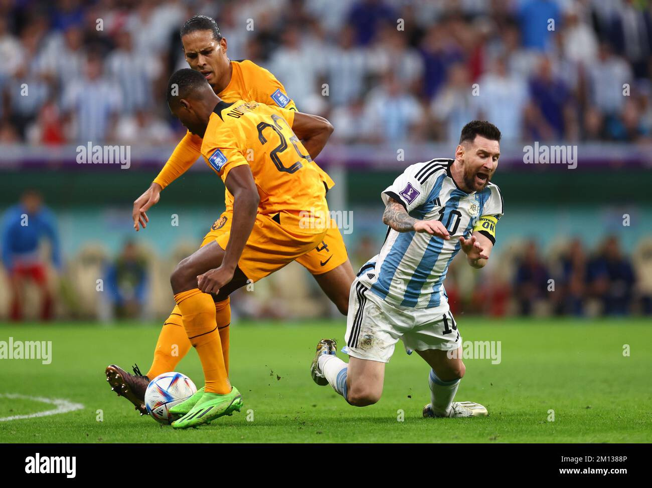 Messi fouled argentina hi-res stock photography and images - Alamy