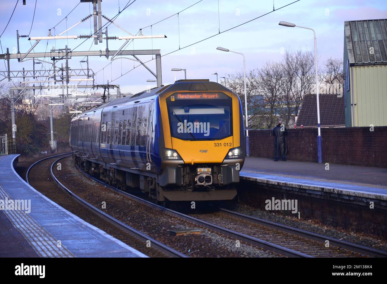 Train from manchester airport hi-res stock photography and images - Alamy