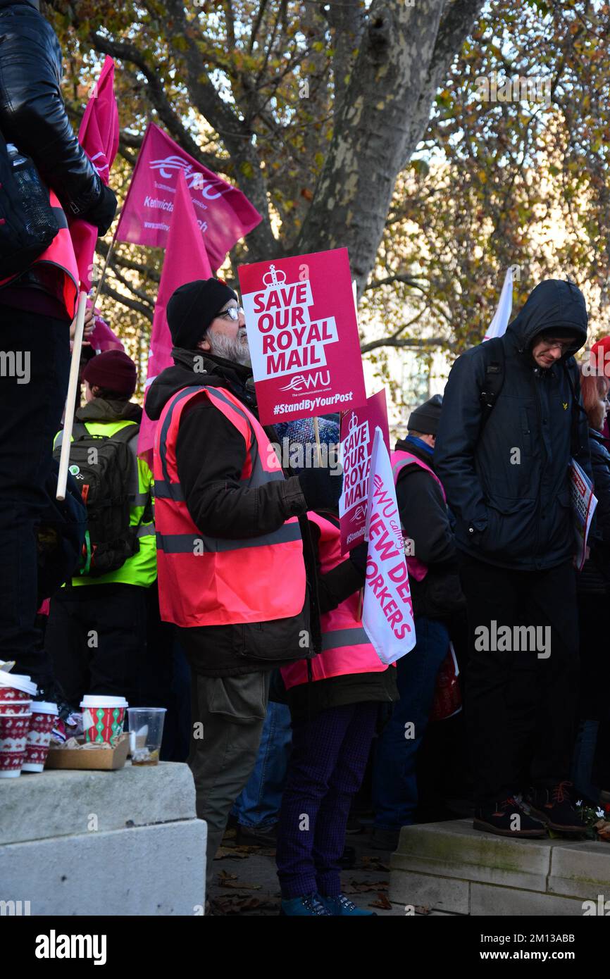 Royal Mail protest in London on the 09 December 2022 Stock Photo - Alamy