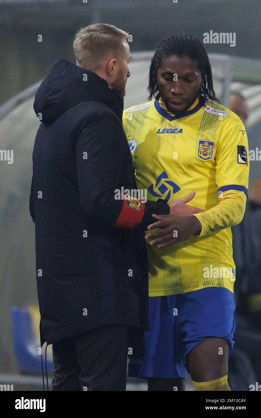 Beveren's Dieumerci Mbokani celebrates after scoring during a soccer ...