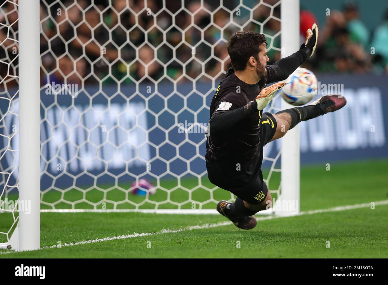 Doha, Catar. 09th Dec, 2022. ALISSON from Brazil does not save the ...