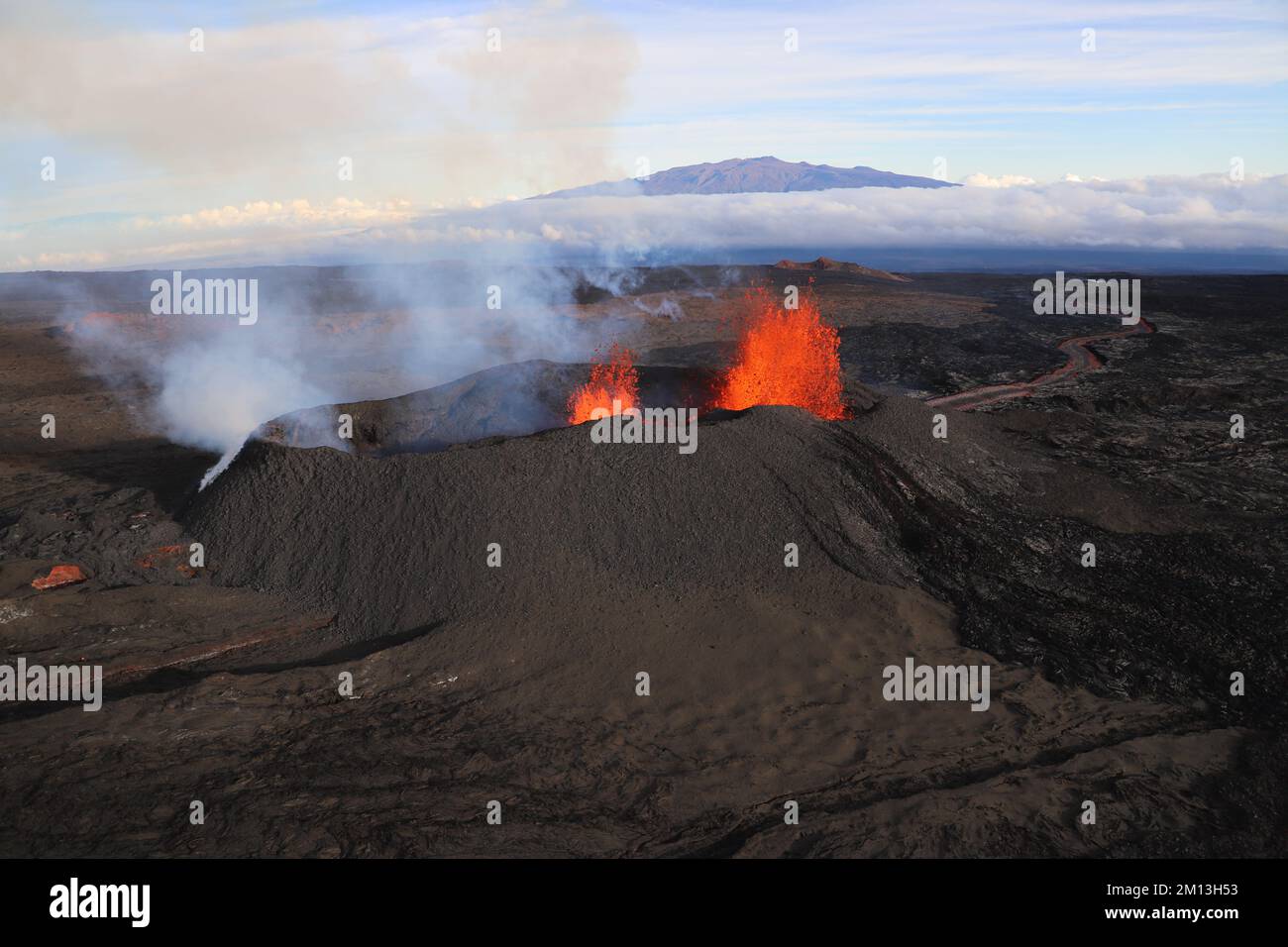 Mauna Loa, Hawaii, USA. 8th Dec, 2022. Aerial image of fissure 3 ...