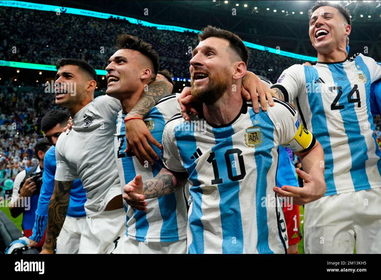 Lusail, Qatar. 09th Dec, 2022. Lionel Messi and the Argentina players ...