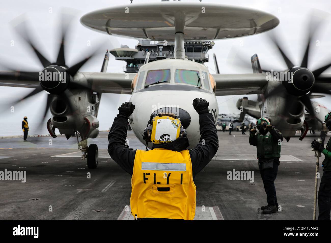 221201-N-DN347-1090 PACIFIC OCEAN (Dec. 1, 2022) Aviation Boatswain's ...