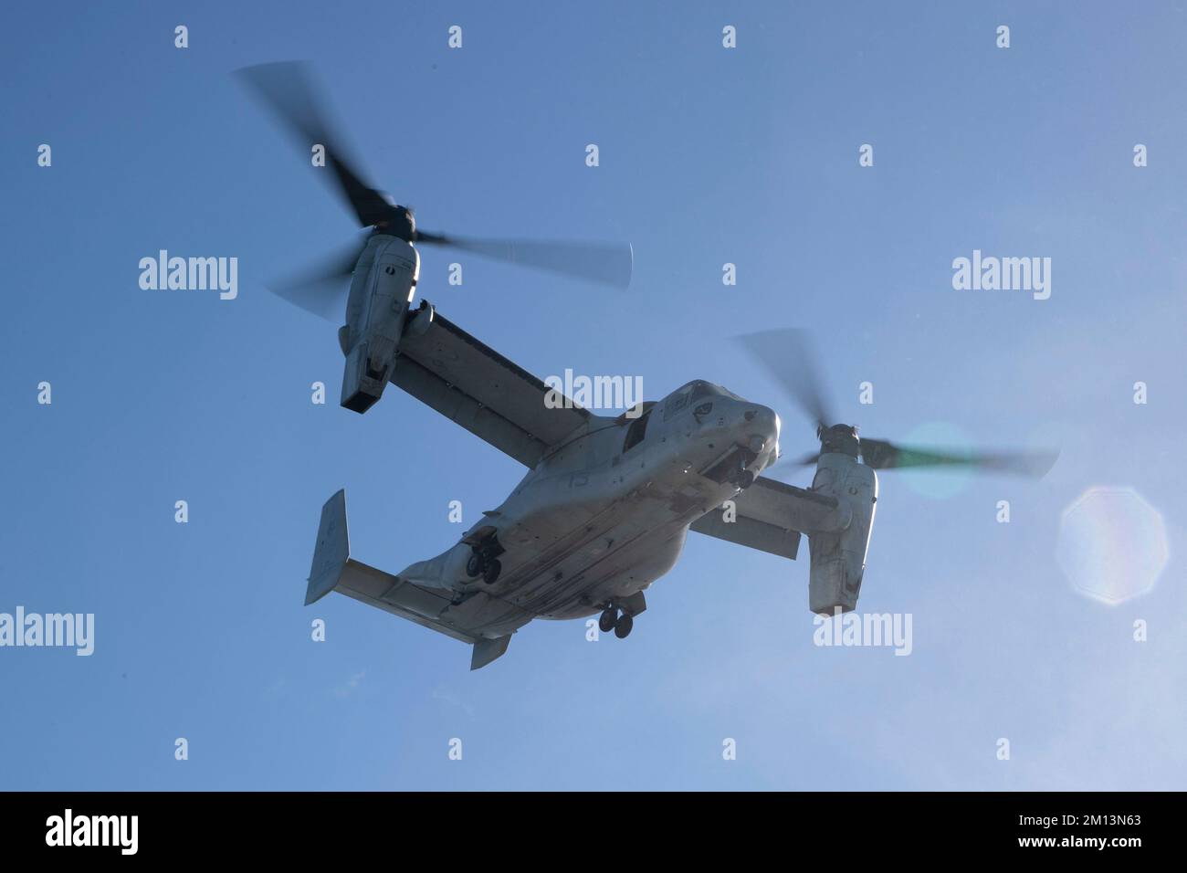 221207-N-VJ326-1033 PACIFIC OCEAN (Dec. 7, 2022) – An MV-22 Osprey ...